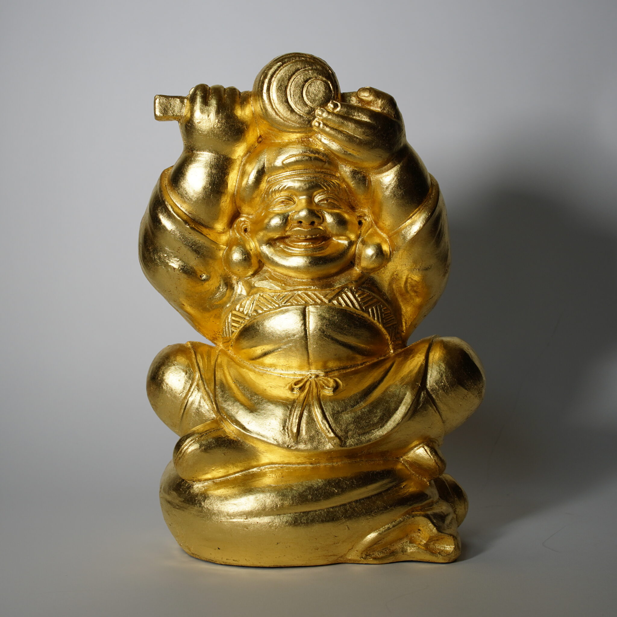 Gilded Elegance: Unveiling the Artistry of Gold Objects in Traditional ...