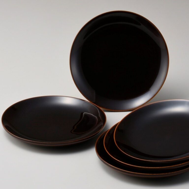 Japanese Dinner Plates: Combining Tradition and Elegance – suigenkyo